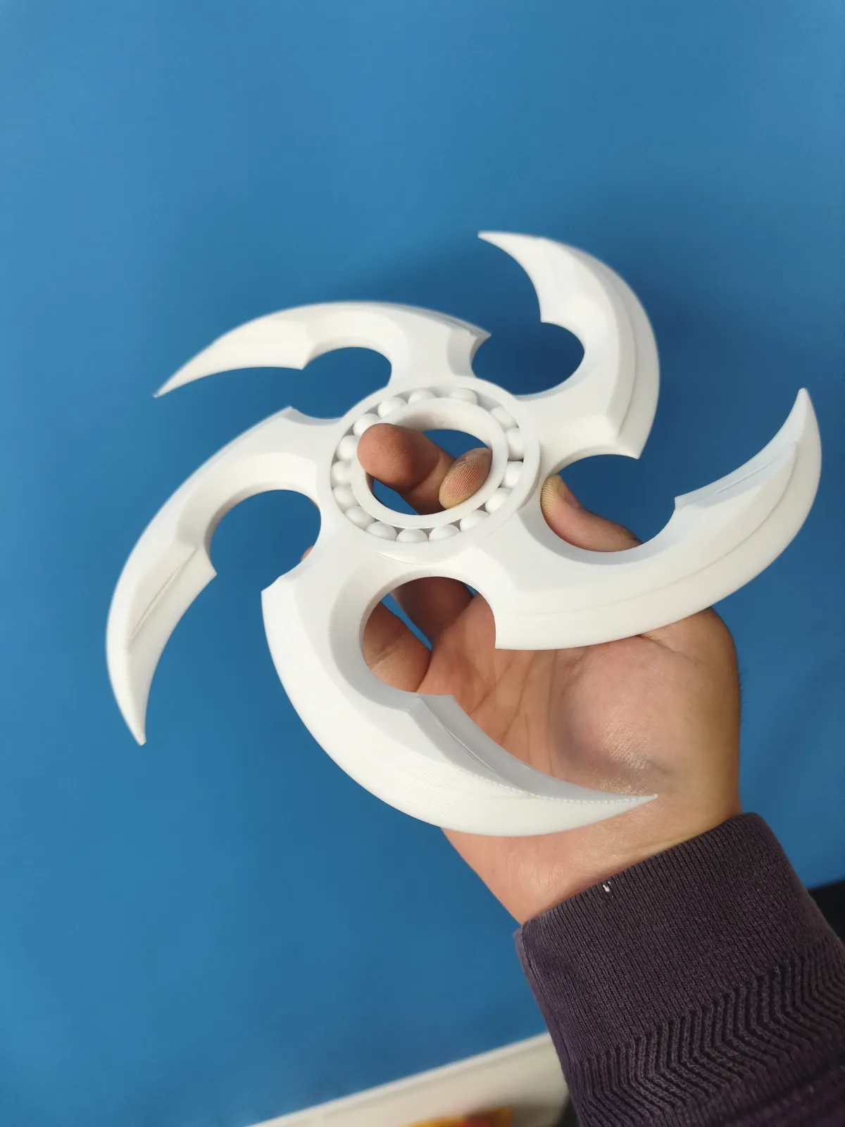 Spiral shuriken, stress-relieving, smooth-curving-blade shuriken - 路一 ...