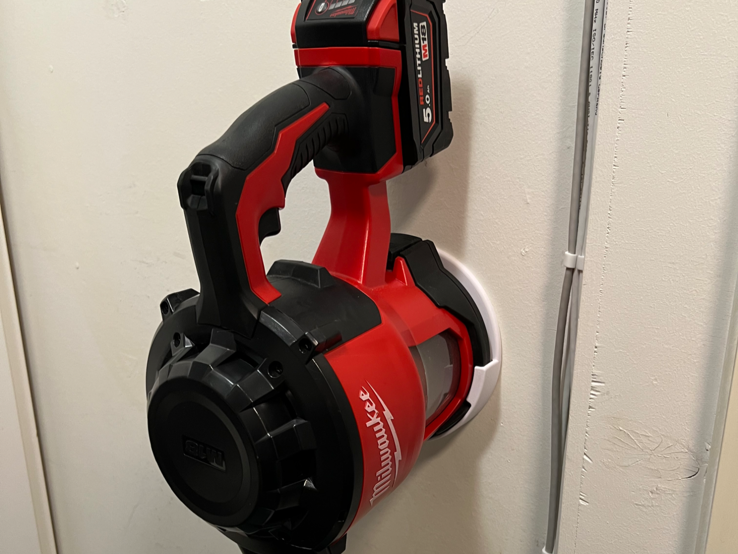Milwaukee M18 CV-0 vacuum cleaner wall mount - Atte | Nexprint: Free 3D ...
