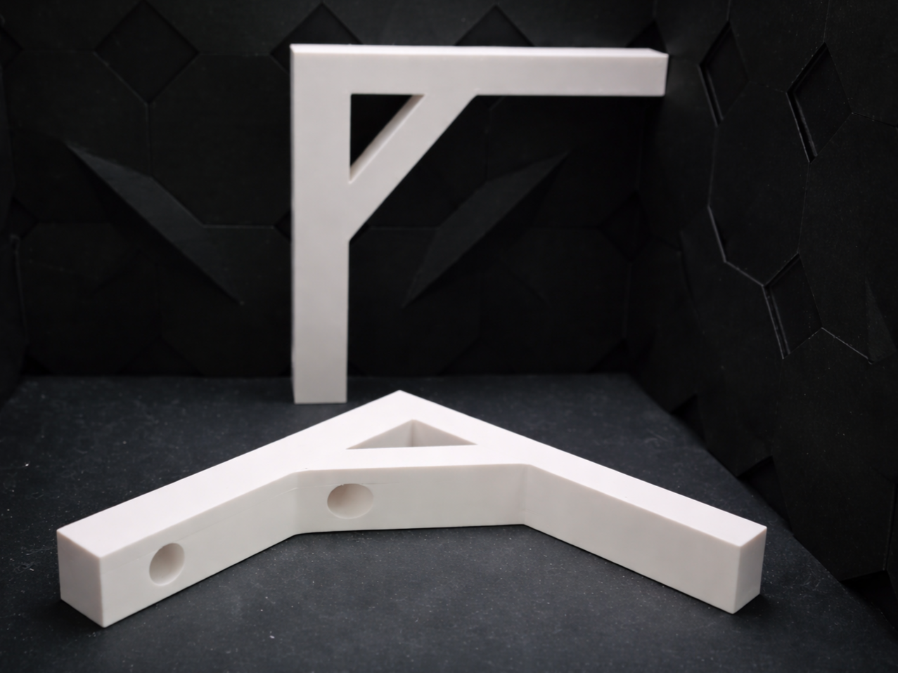 Moderner Winkel-Regalhalter mit Verstärkung (Minimal Design ...